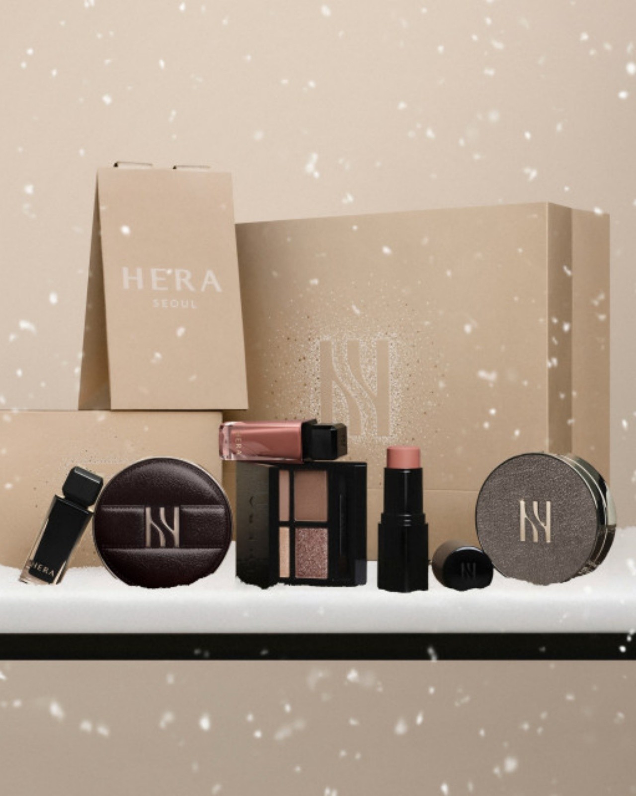 "재즈와 서울의 낭만 담았다"…헤라, 2025년 홀리데이 컬렉션 '올 댓 글램' 출시